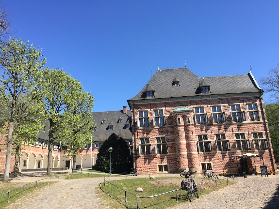 ラインベーク城 – ドイツ発！街歩きガイドKeikoと旅する世界